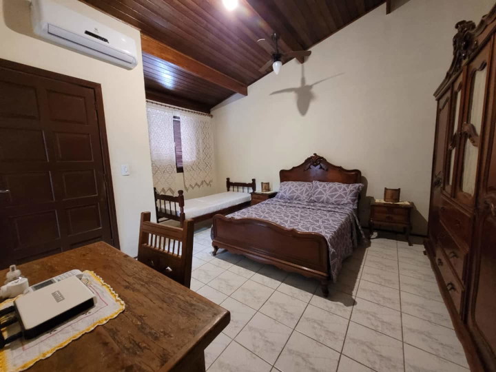 <Suíte Cambuci> Com Cozinha No Centro De Ubatuba - Ubatuba