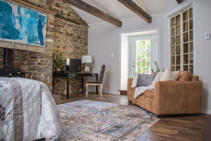 Chalet Style, Large Private Suite Lorignal On - Hawkesbury