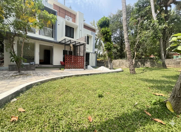Var: Zen Haus 2- 3 Ac Rooms, 1st Floor, No Kitchen - Varkala