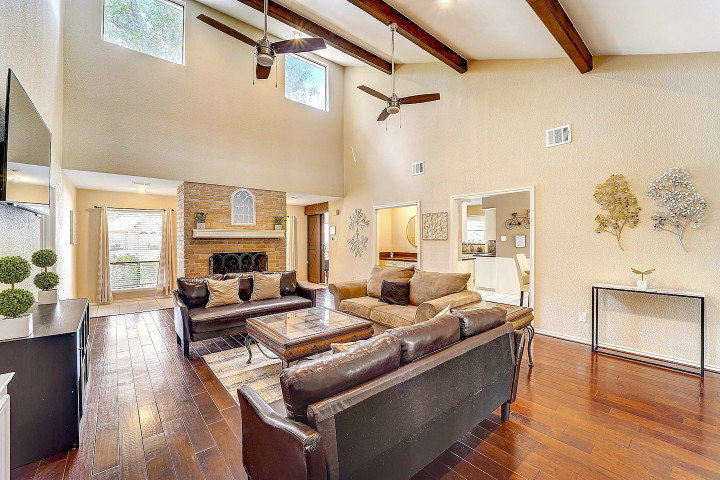Pg Family Oasis W/ King Beds & Pool | Sleeps 18 - Houston, TX