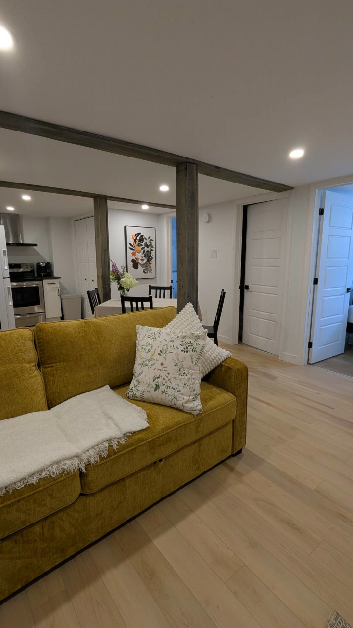 Cozy 2 Bedroom Apartment In A Quiet Triplex - Levis