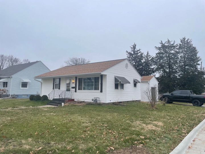 Great Ranch-convenient Location! - Clinton, IA