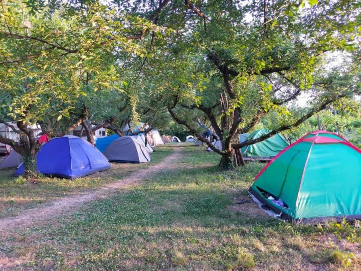 Space For Your Tent - イタリア