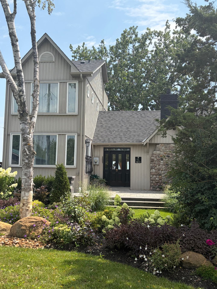 Waterfront Cottage  Hot Tub  Bowmanville - Bowmanville