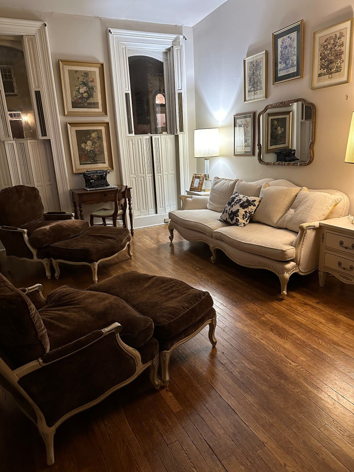 Margaret's Downtown Vintage Flat-with Parking - Frederick, MD