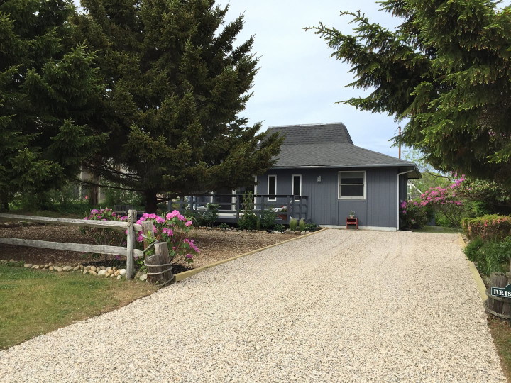 Ditch Plains Beach Cottage - Montauk, NY