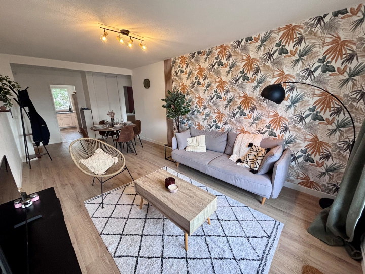 Apartment With Balcony & Parking - Angers