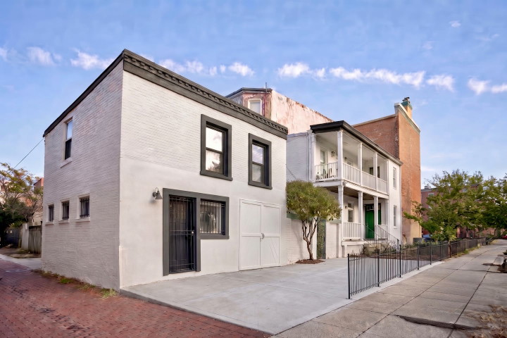 Private 2-story Carriage House | Logan Circle - Washington, D.C.