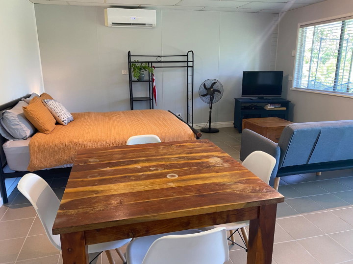 Self-contained Flat With Everything You Need! - Brisbane