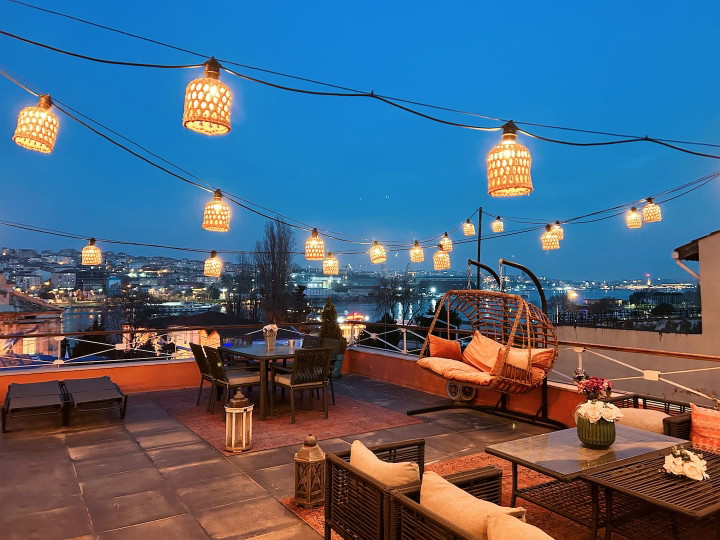 Appartement En Bord De Mer, Vue Sur La Mer, Terrasse Avec Dôme - Balat