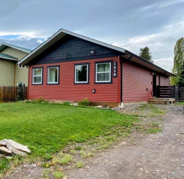 Cozy 2 Bedroom Rancher - British Columbia