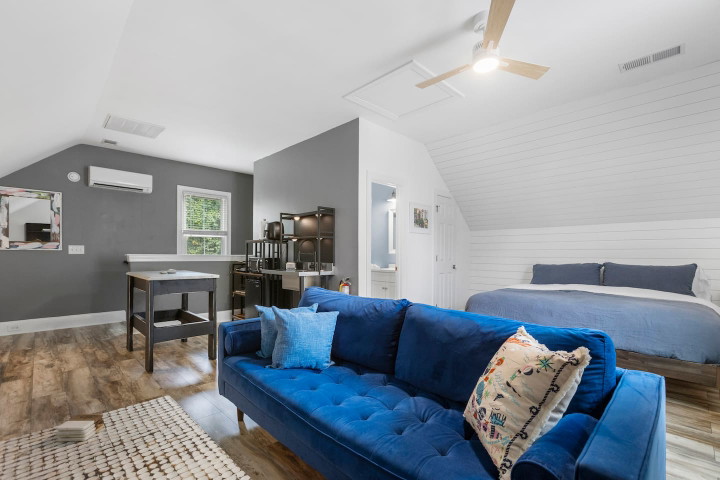 Charming Chic Charleston/di Loft Getaway - Charleston, SC