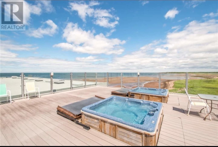 Lovely Waterfront 2 Bedroom Condo With Pool - New Brunswick