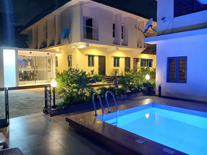Modern 3 Bed Duplex With Pool, Gym & Fast Wifi - Lagos