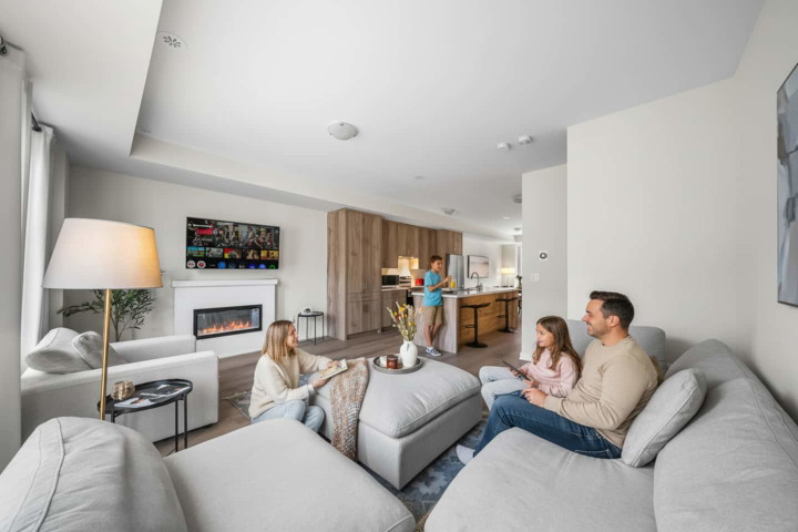 Stylish 4br Townhomewith Parkingneargo30 Min Dt - Burlington
