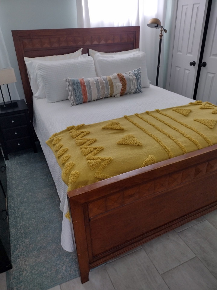 Private Room 1 Bath Apartment - Massapequa, NY