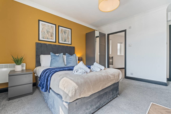 Double-moderne-sdb Privée Avec Douche-vue Sur Rue- - Morecambe