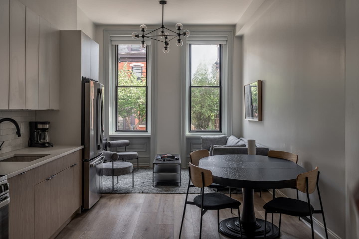 Beautiful Modern Apartment In Downtown! Sleeps 8! - Ardmore, PA