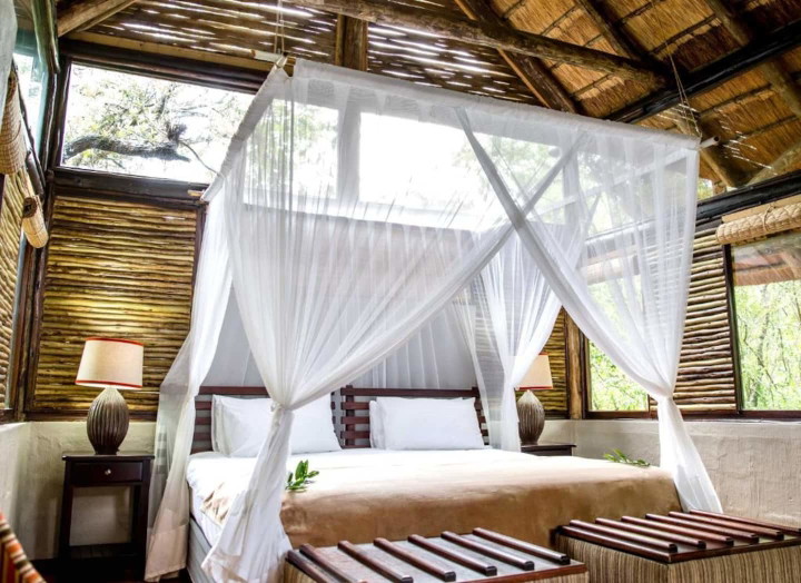 Royal Thonga Safari Lodge - Private Bush Chalet - Manguzi