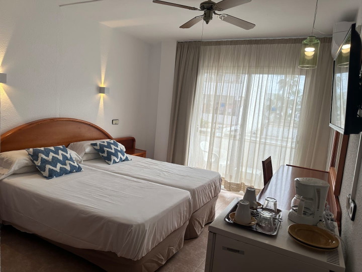 Habitación Doble En Hostal - Mallorca