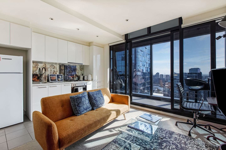 Skyline Allure: Stunning Views & Urban Wellness - St Kilda