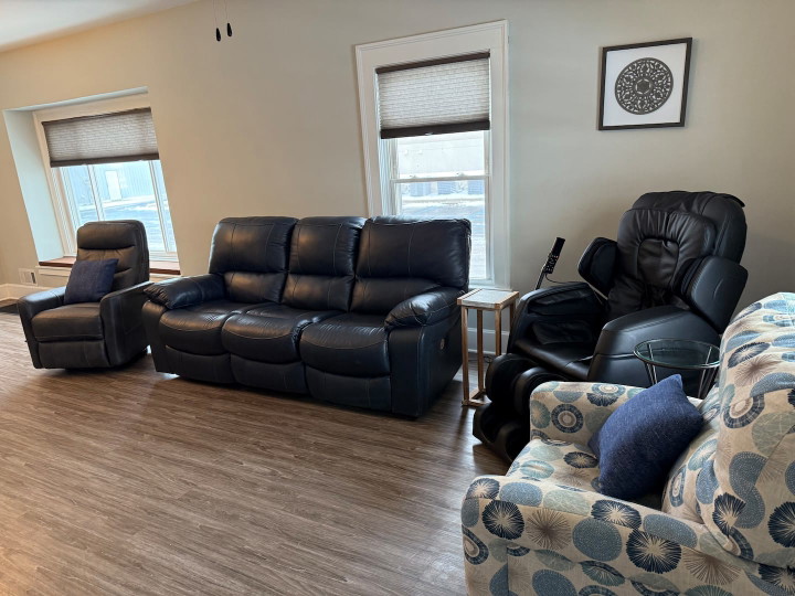 2br House W/ Massage Chair Near I70 - Terre Haute, IN