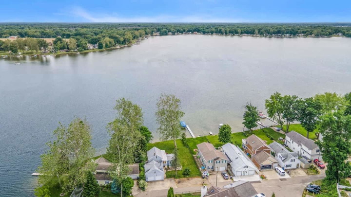 Lake And Lodge By Kzoobnb - Portage, MI