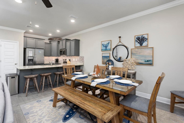 Turn & Slip Inn W/pool To This Luxe 3br Townhouse - Pensacola, FL
