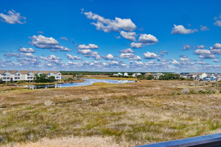 Surf City Getaway Walk To Beach - Seasonal Pool - Surf City, NC