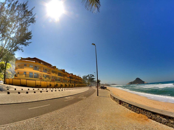 Beachfront Apartment In A Charming Condominium - Recreio