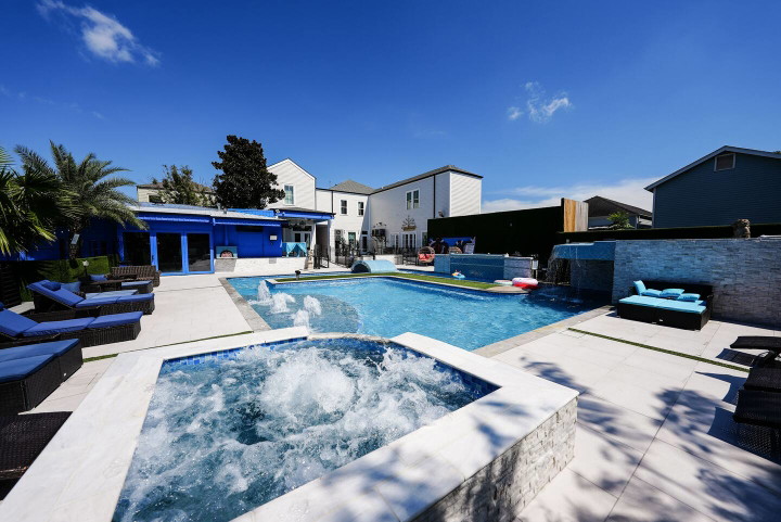 French Quarter Pool Resort - Metairie, LA