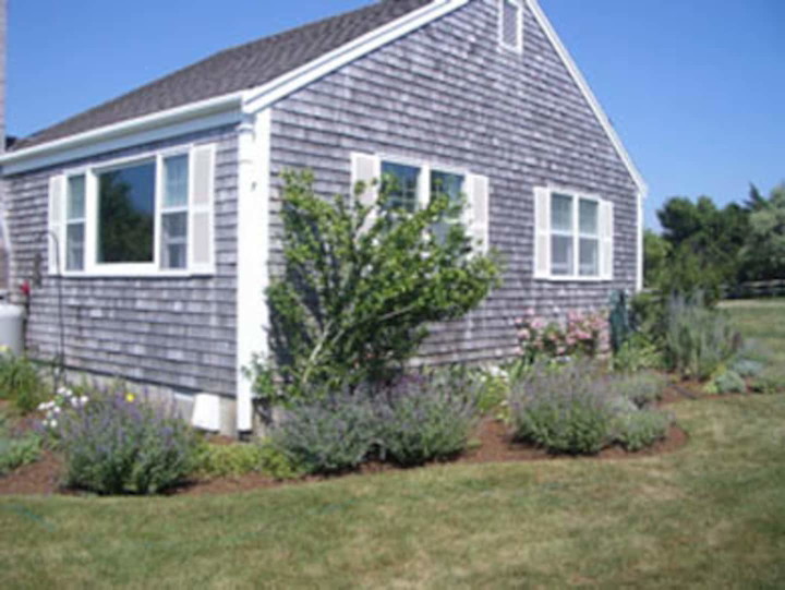 Meadow View Walk To Beaches - Nantucket, MA