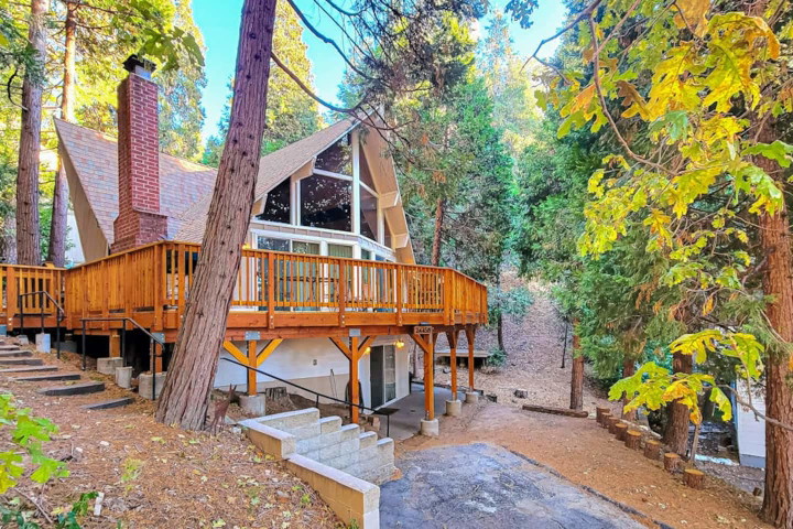 3br Lake Retreat With Games & Deck - Dog-friendly - Crestline, CA