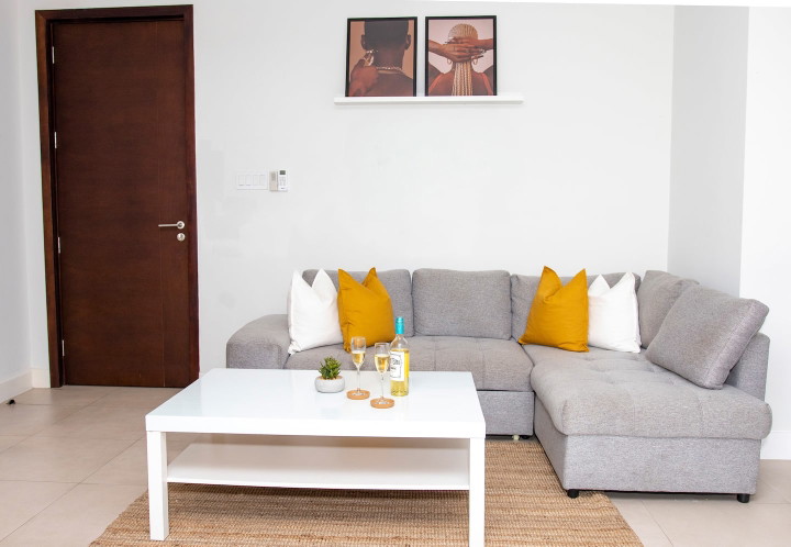 Kingston Skyline Condo | Rooftop Pool & Gym - Kingston