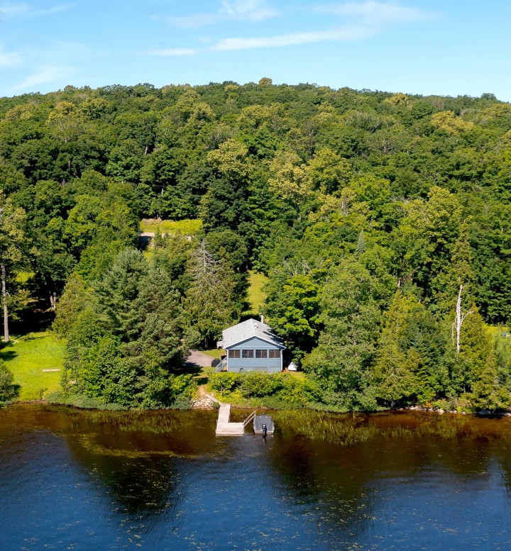 Chalet En Bord De Lac + Jacuzzi Et Sauna En Bois - Mont-Laurier