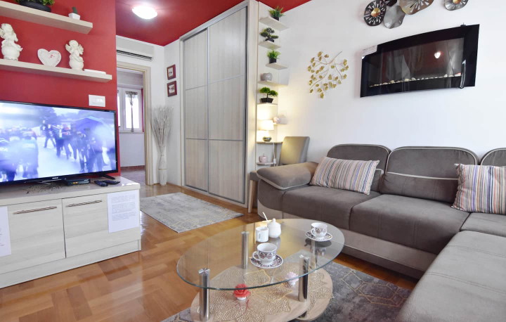 Comfortable Apartment In The Center Of Umag - Umag