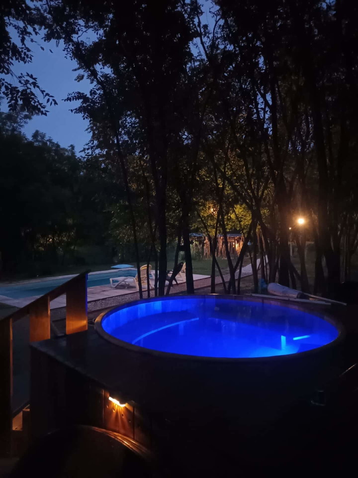 Casa En El Bosque, Tinaja, Wi-fi, Garage, Bbq - Argentina
