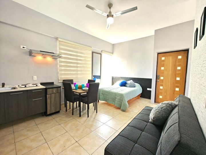 New Modern Apt#9 W/queen Bed + Great Location + Ac - Monterrey