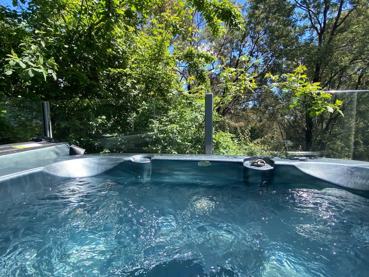 Tree Tops -Wood Heater, Outdoor Spa, Great Coffee! - Daylesford