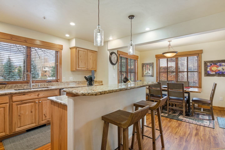 Quiet - Spacious- On Ski Bus Line - Community Hot Tubs - Wd - Steamboat Springs