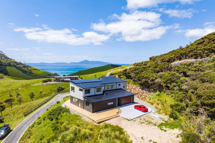Ocean Vista Bliss - Modern Home With Ocean View - Mangawhai