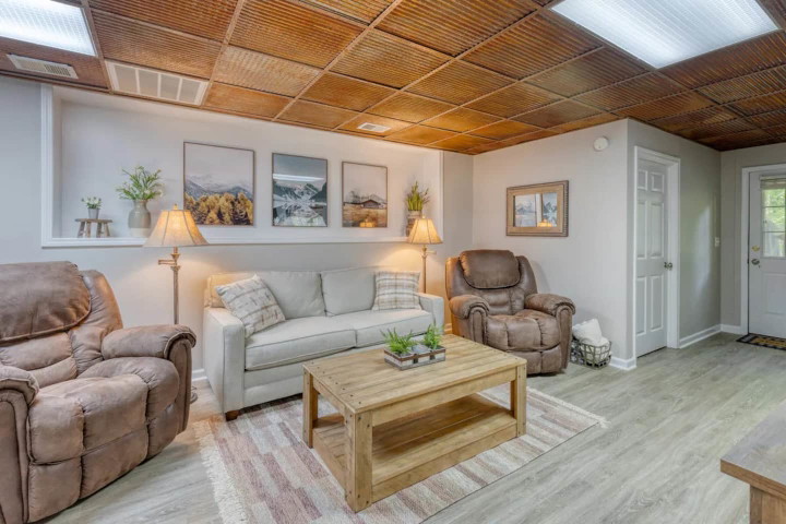 Lazy Bear Lodge! Minutes To Downtown Blue Ridge! - Blue Ridge, GA