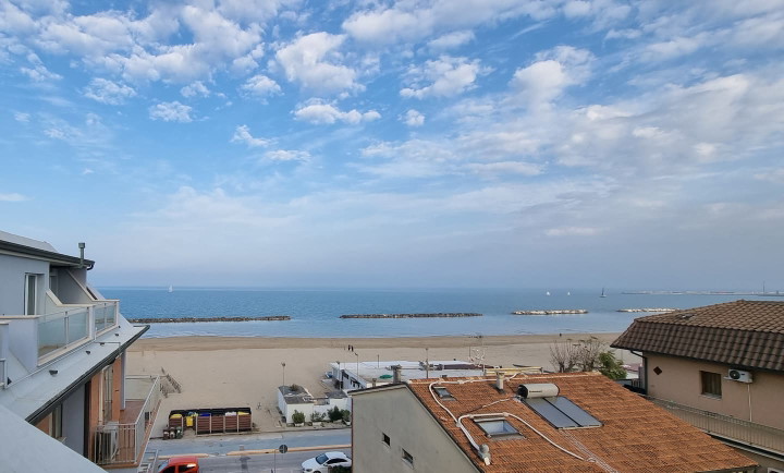 Attico Prima Fila Mare Con Posto Auto - Civitanova Marche