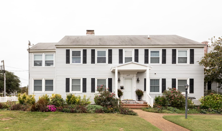 Charming 3 Br Beach Cottage 1 Blk From Beach - Virginia Beach, VA