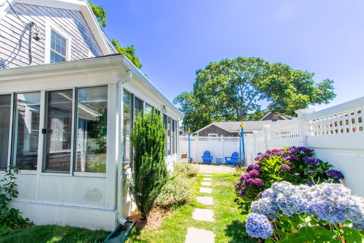 2 Min Walk To The Ocean Central A/c! - Cape Cod, MA