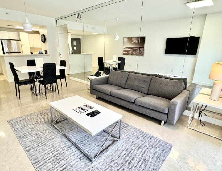 Deluxe Apartment In The Heart Of Brickell - Miami Beach, FL