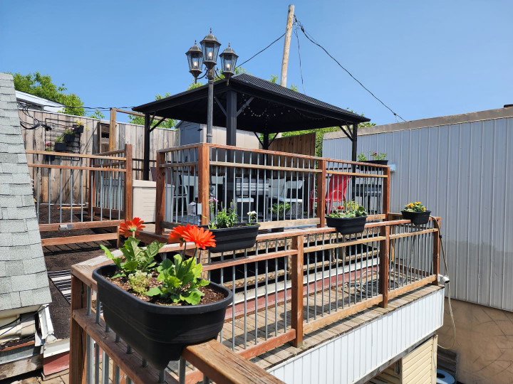Rooftop Oasis And Ev Charger - Gatineau
