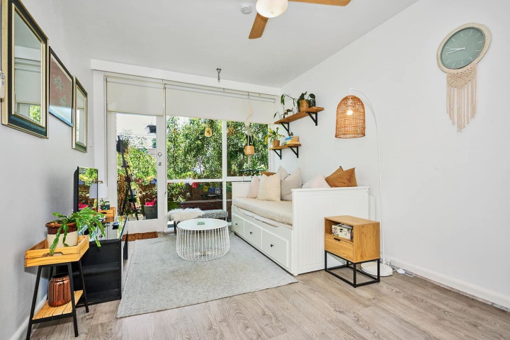 The Nook St Kilda East | Cafés, Trams & St Kilda - St Kilda