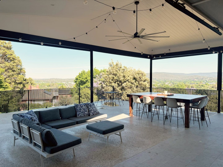 Hill Top Family Sanctuary - Albury