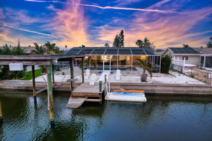 Waterfront | Dock, Htd Pool, Hot Tub & Game Room - Apollo Beach, FL